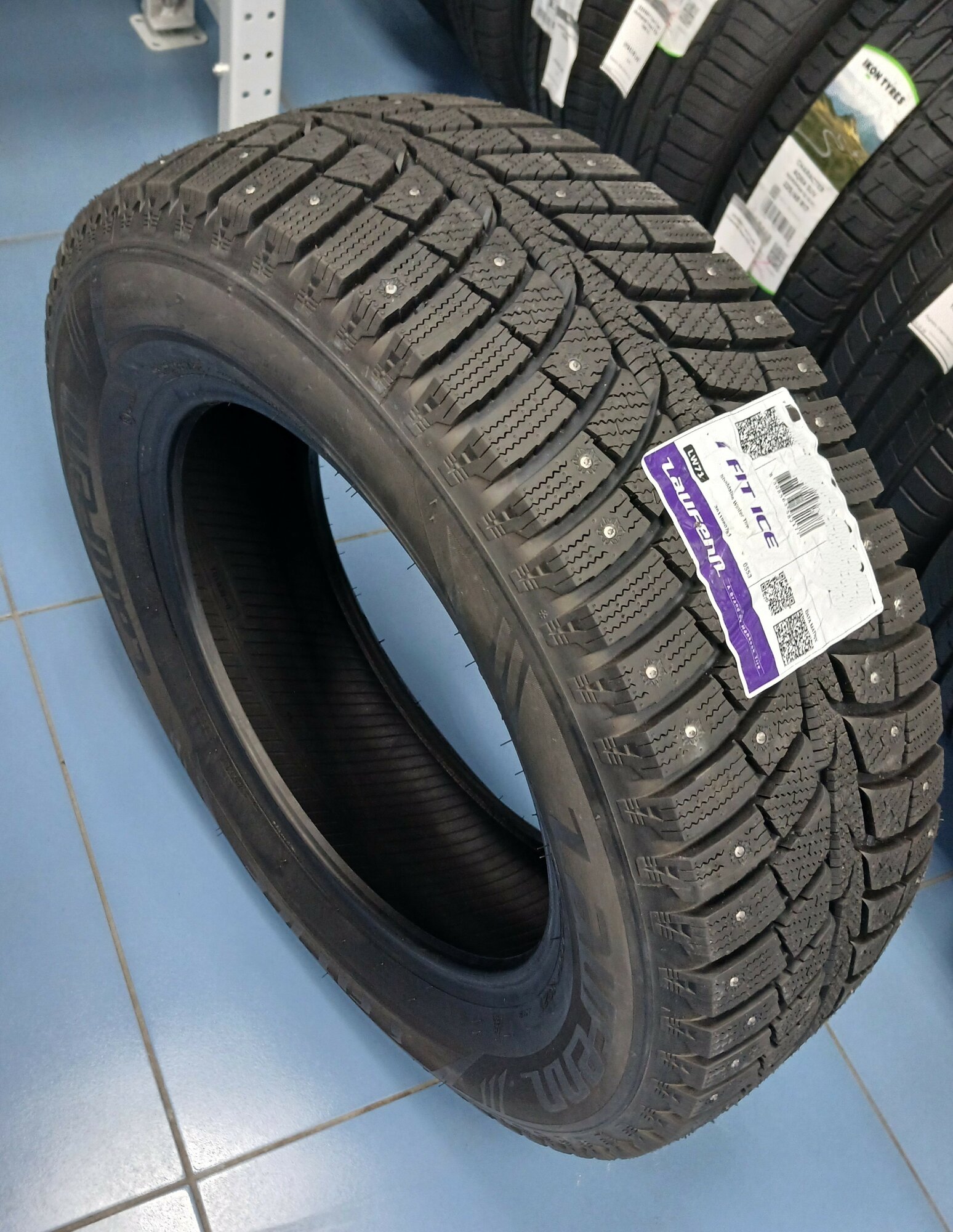 205/70R15 Laufenn i Fit Ice LW71 96T Ш Индонезия (2025 год) шипованные