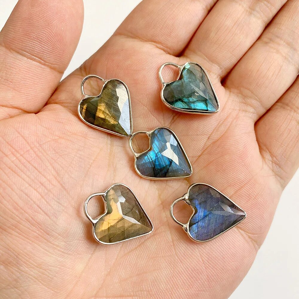 Подвеска сердце из натурального камня 18x23 мм Labradorite