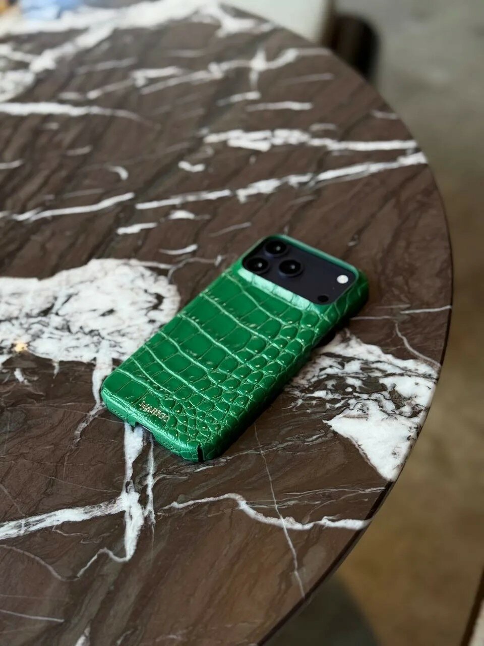 Чехол для iPhone 17 Pro Max из натуральной кожи зеленый