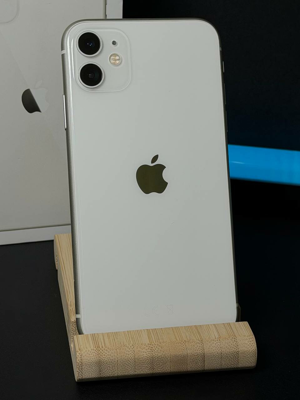 Смартфон Apple iPhone 11, 256 ГБ, nano-SIM + eSIM, белый