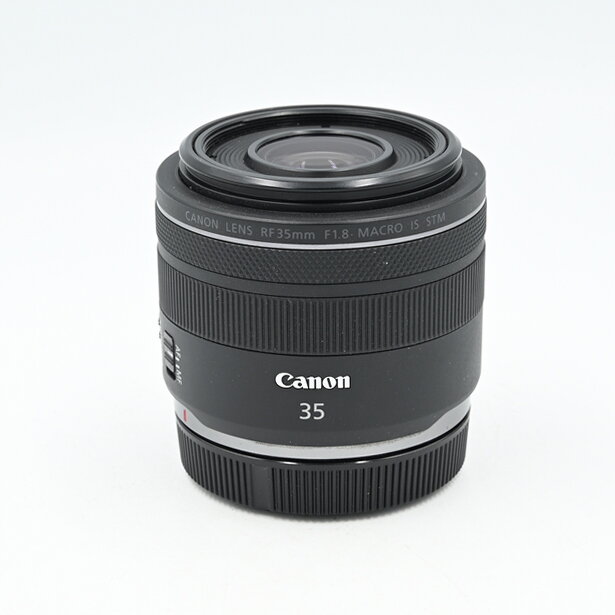 Объектив Canon RF 35mm f/1.8 Macro IS STM