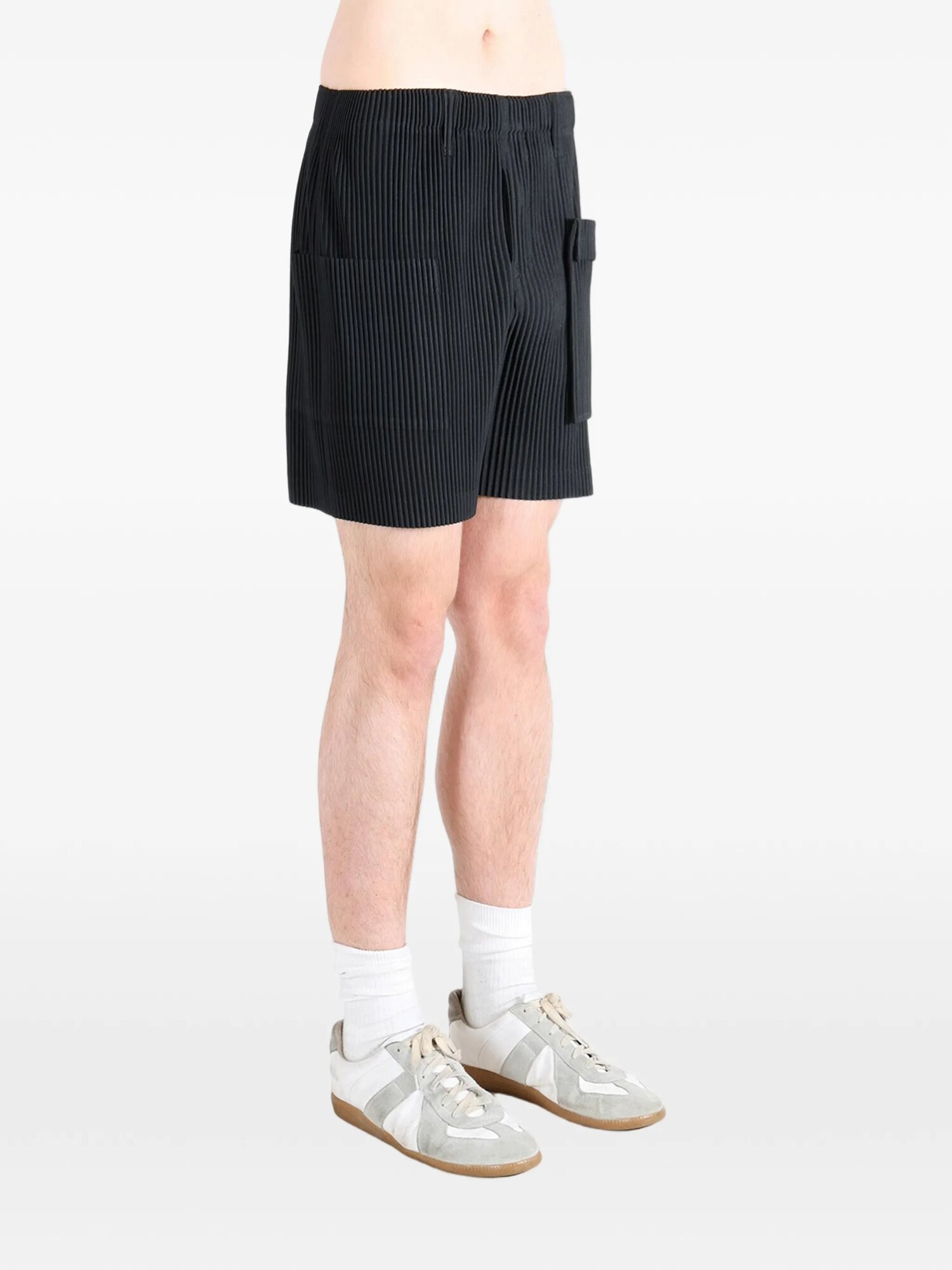 Шорты HOMME PLISSE ISSEY MIYAKE Pleated bermuda shorts, размер OneSize, black/black — фото 1