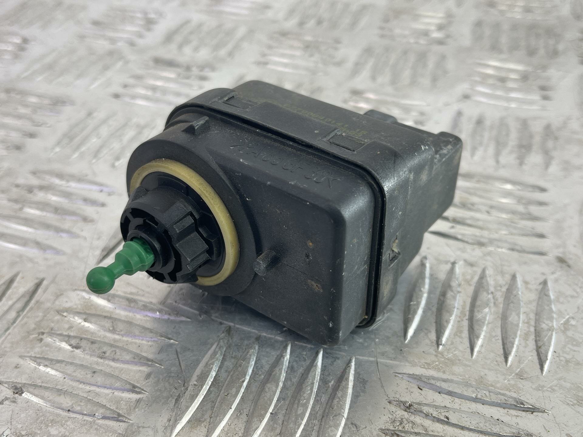 Корректор фар Renault Scenic рест. 2001 7700840141