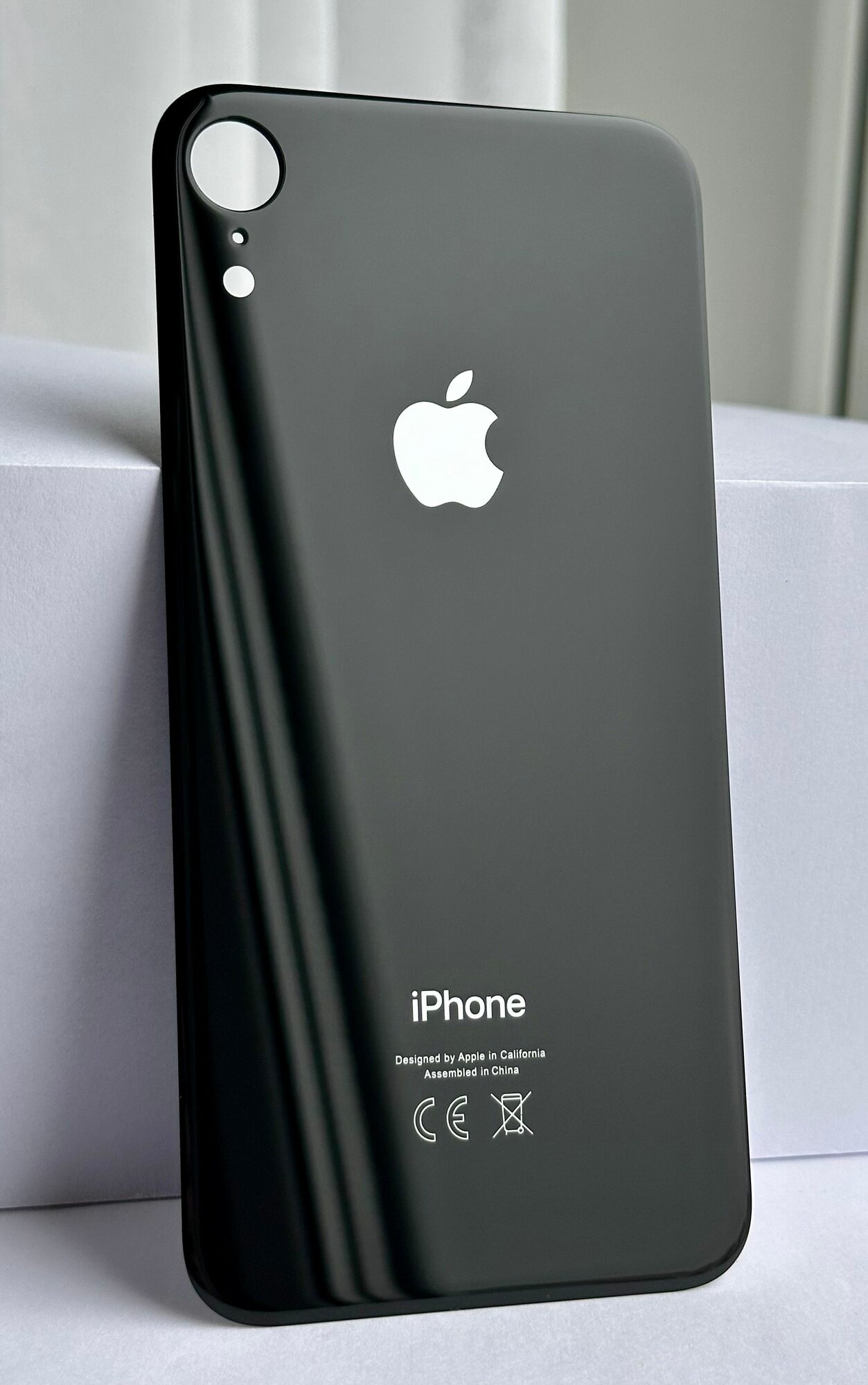 Задняя крышка для iPhone Xr (A2105) Черный (стекло, монолит, широкий вырез под камеру, логотип) - OR