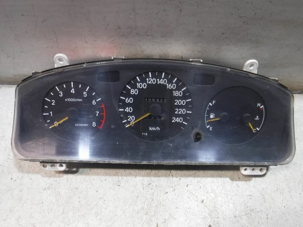 Панель приборов Toyota Carina E