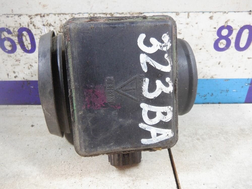 Расходомер воздуха Mazda 323 BA