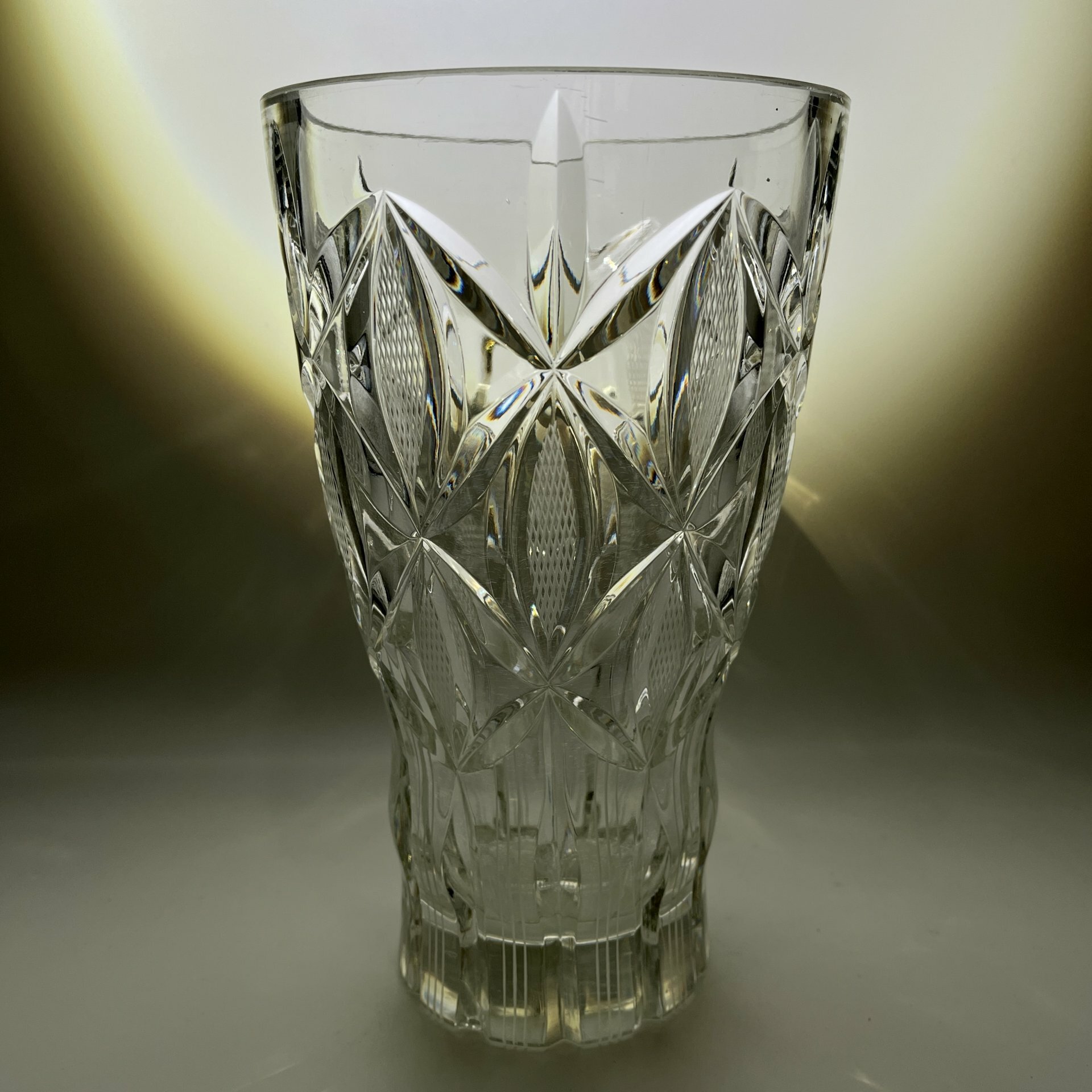 Ваза с резным декором, хрусталь, резьба, Западная Европа, 1980-2000 гг.