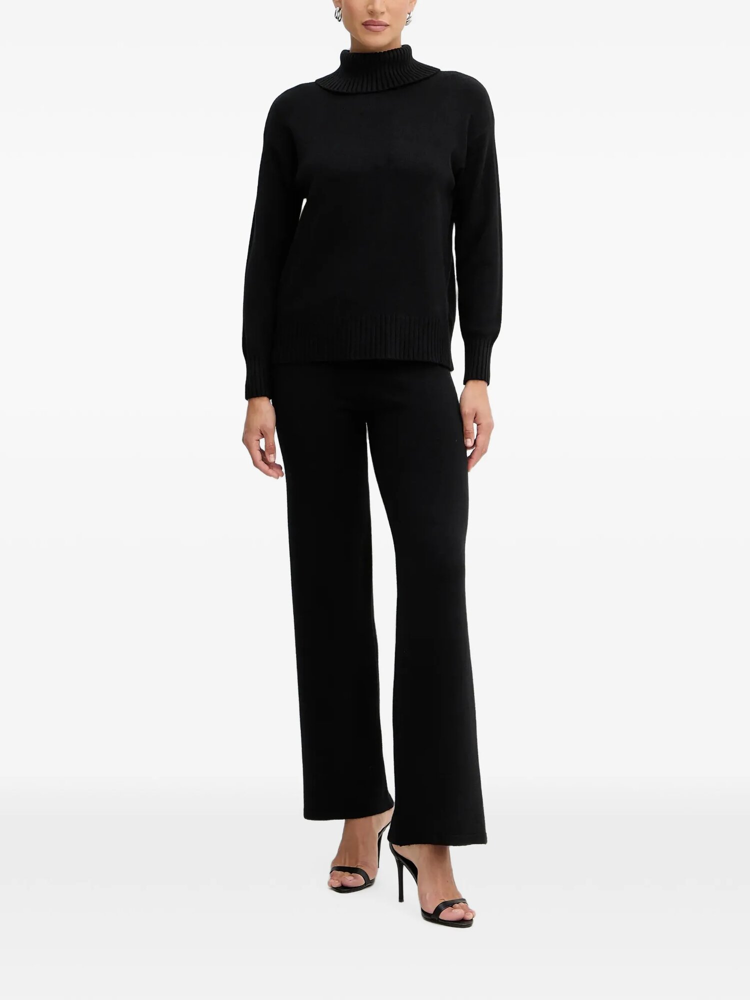 Свитер  Roll-neck trousers and sweater set