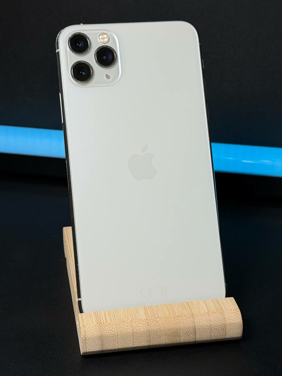 Смартфон Apple iPhone 11 Pro Max, 512 ГБ, nano-SIM + eSIM, белый