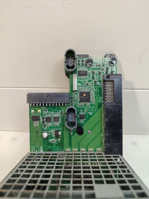 Корзина для резервных блоков питания Artesyn 7001139-Y000 Rev.A для сервера