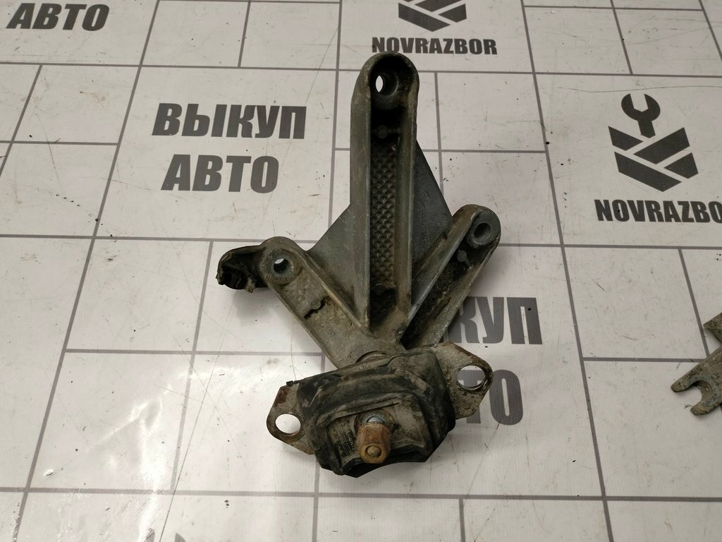 Кронштейн КПП левый Renault Megane 2 02-09