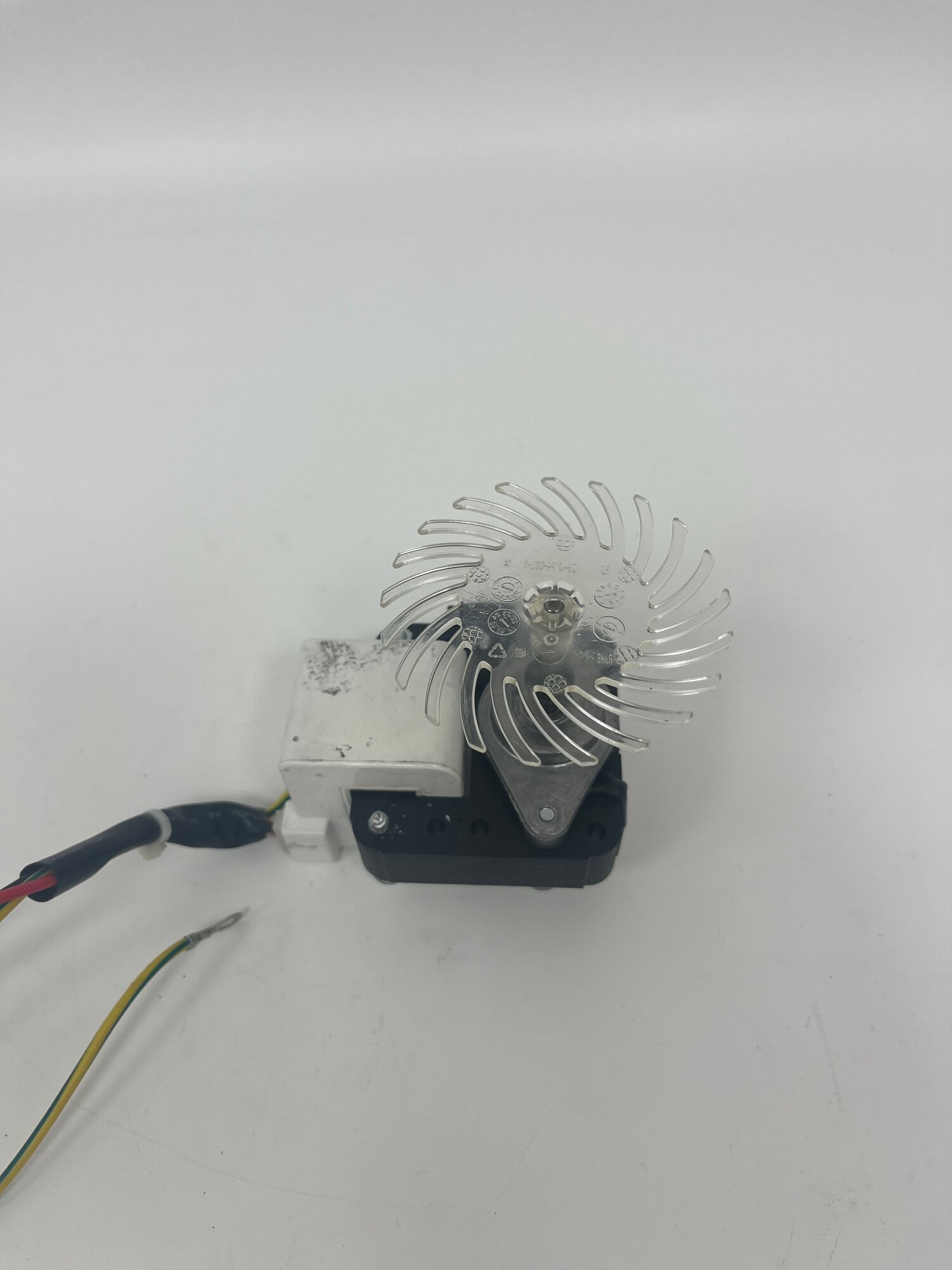 Мотор вентилятора обдува испарителя для холодильника No Frost, 2W, 220-240V (YZ-61-17-2-5L / PLDL61-16)
