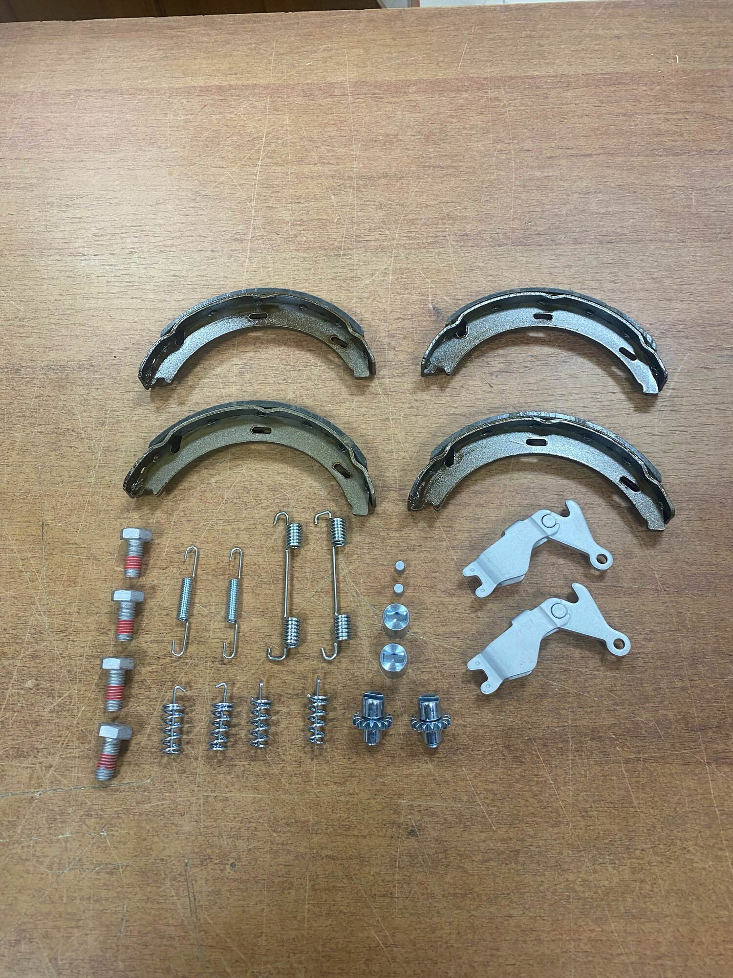 Колодки ручника комплект mercedes w124 w201 190