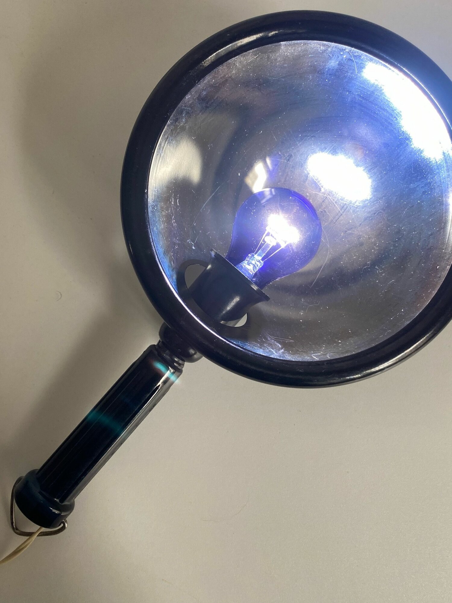 Рефлектор медицинский "Минина" синяя лампа. Карболит. СССР. Рабочая! Винтаж! Дефект.