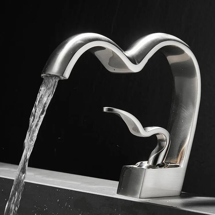Бронзовый водопадный кран для ванной комнаты Горячий холодный раковина кран Креативный сердечковый ванна ванна смесительный кран torneira pia banheiro