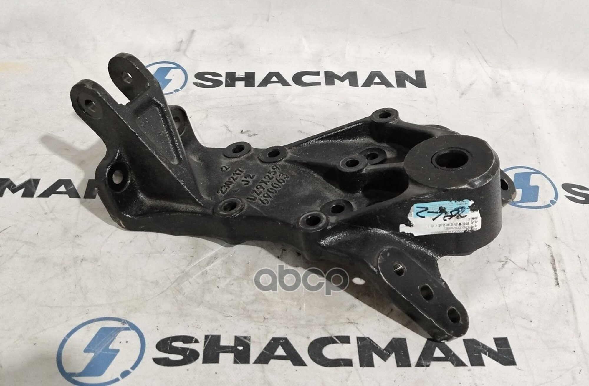 Кронштейн передней рессоры SHACMAN X6000 оригинал Shacman арт. DZ9X259690061