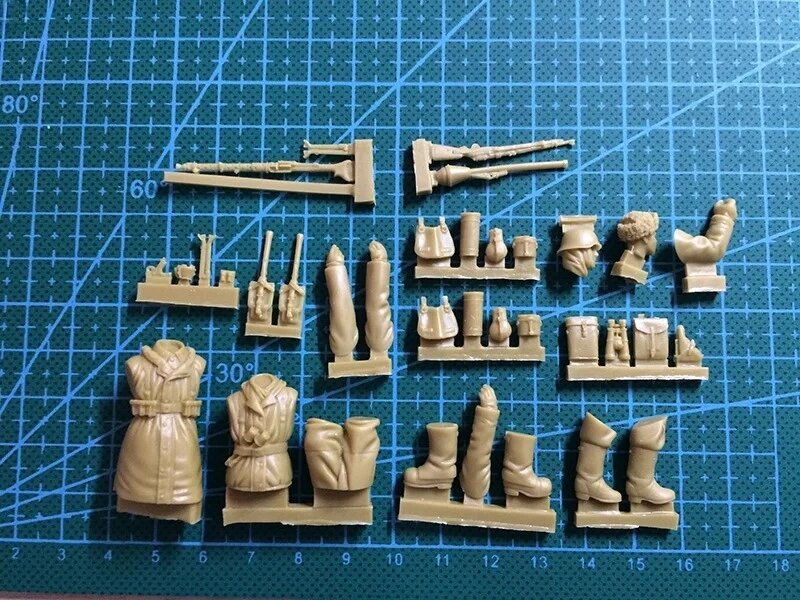 Масштабная модель пехотинцев из литой смолы 1/35, 2 фигурки, неокрашенные