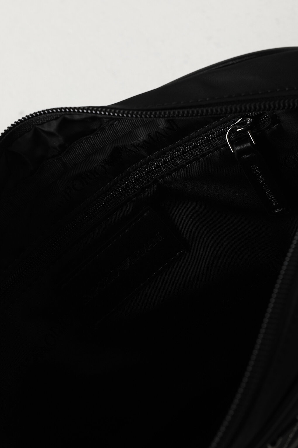 Сумка EMPORIO ARMANI, черный — фото 1