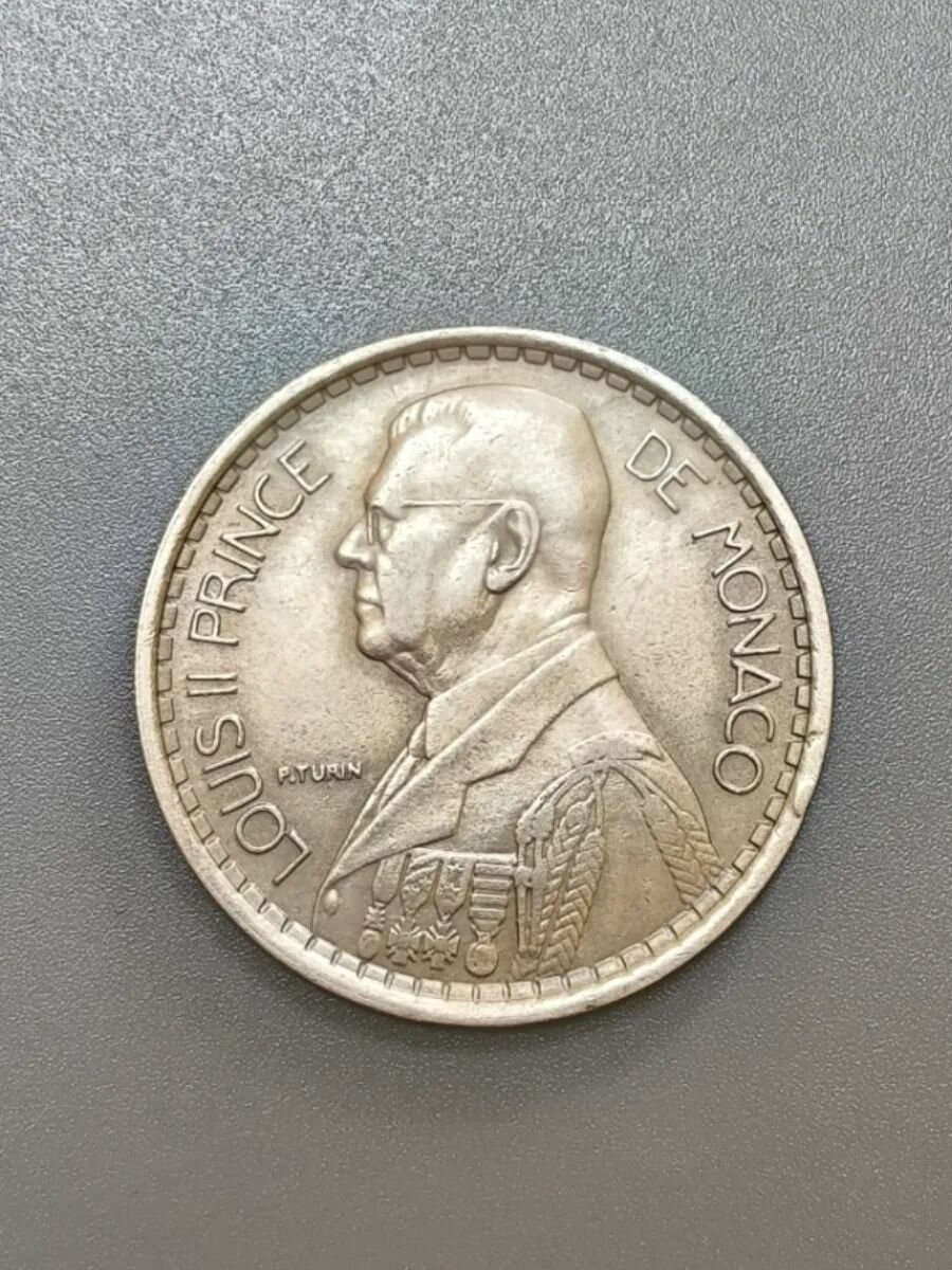 Монета 20 франков Монако 1947 г