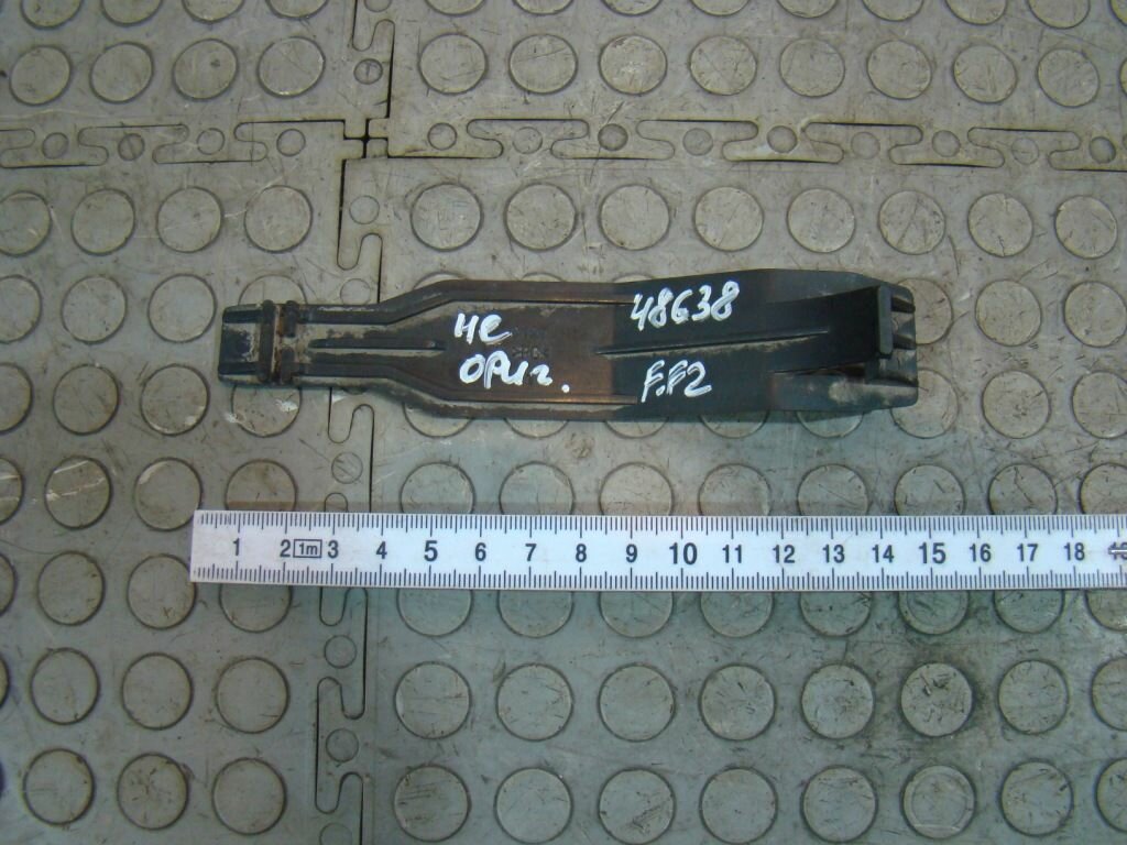Кронштейн крепления фары Ford Focus II 2005-2008 1324270 (с пробегом)