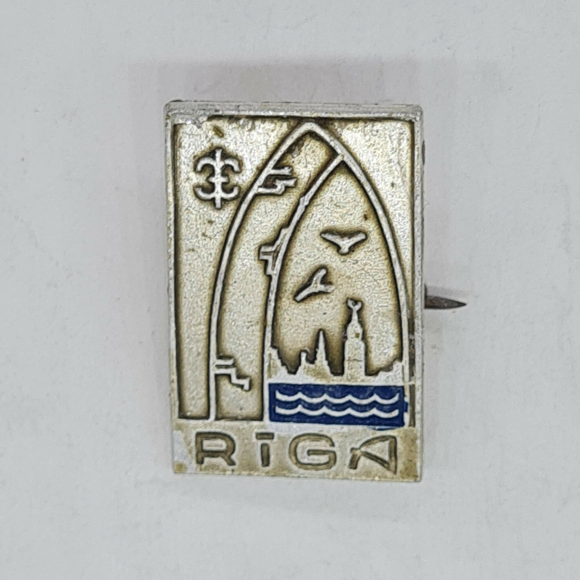 Значок СССР riga, город, собор, птицы над морем, эмаль, сувенир латвия, советский и винтажный