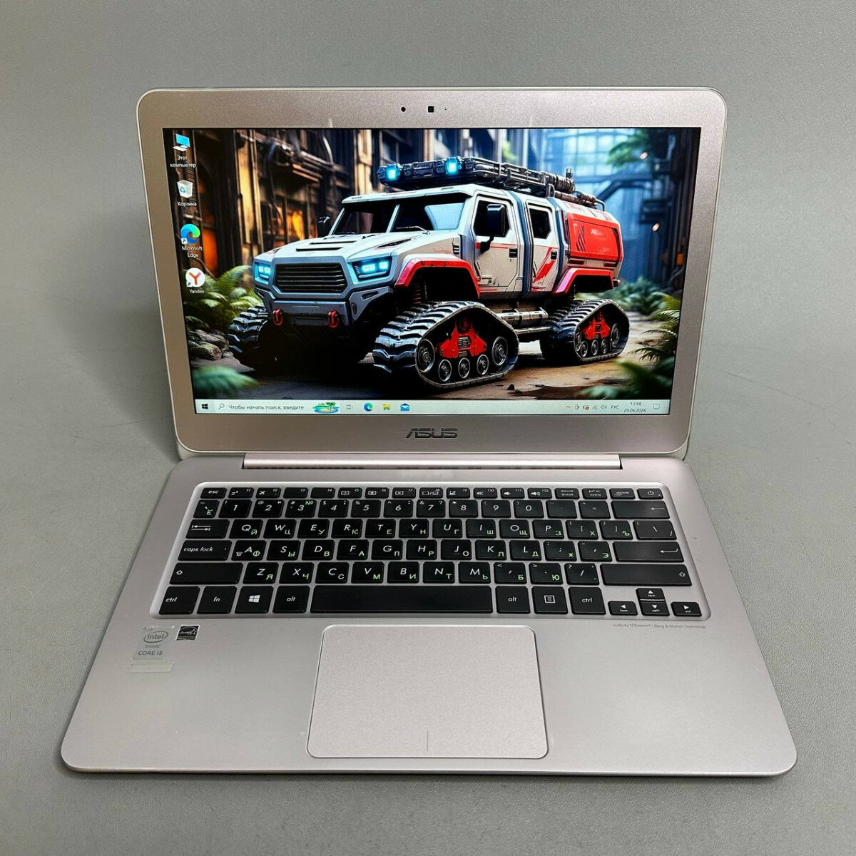 13.3'' FHD Ноутбук ASUS Zenbook UX305LA-FC076T розовое золото