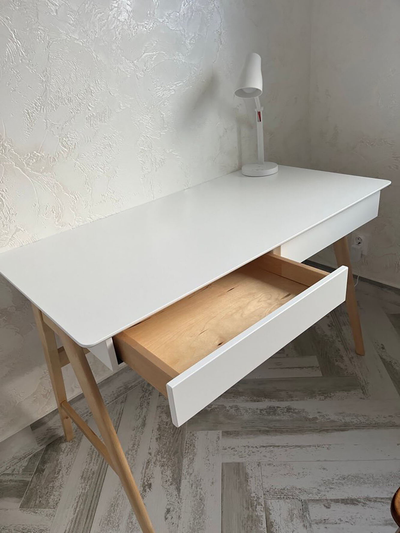 Письменный стол Minimal из дерева, ящики, доводчики, 100х60х75 см