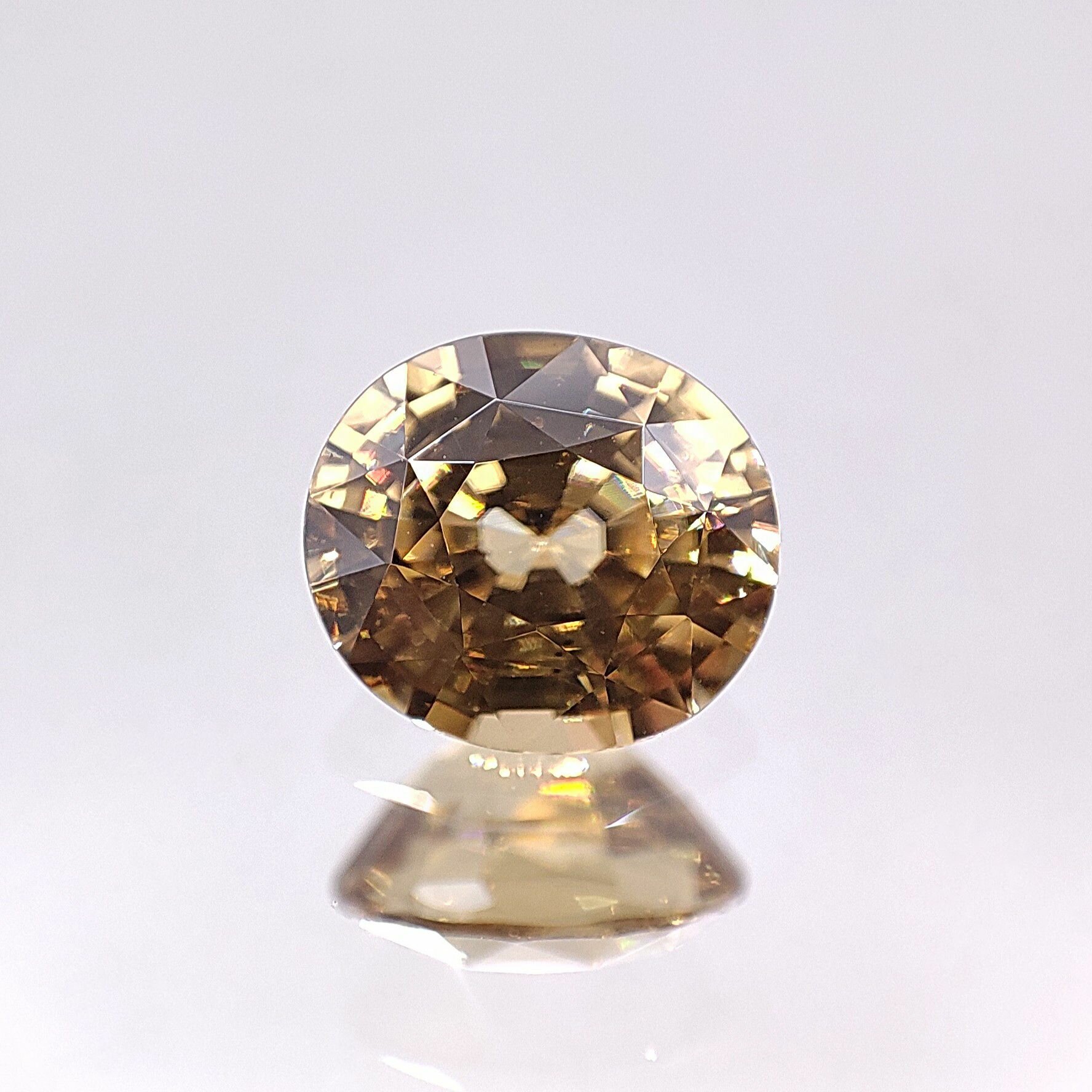 Циркон жёлтый овал 3.06 ct. Танзания + гемм. заключение