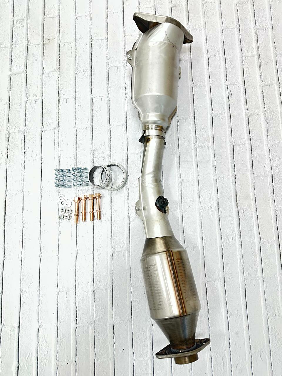 Приемная труба с катализатором Nissan Tiida C11 ниссан тиида