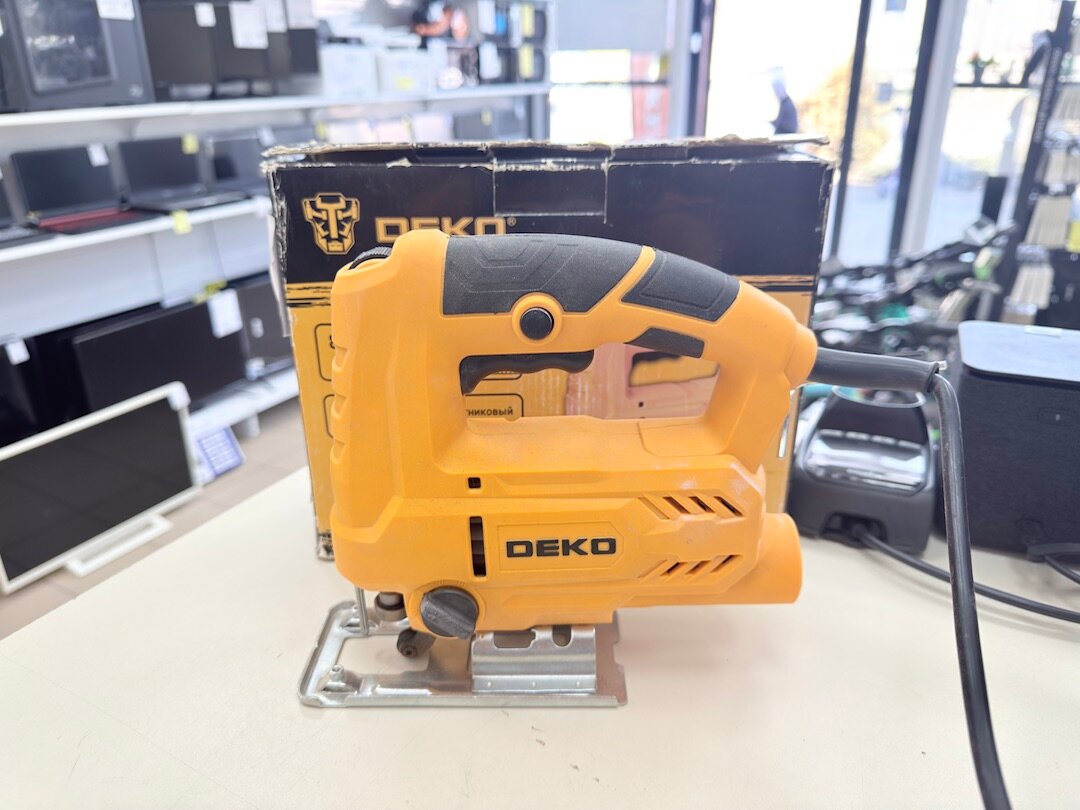 Лобзик электрический DEKO DKJS850W в кейсе с регулировкой скорости, 850Вт (б/у)