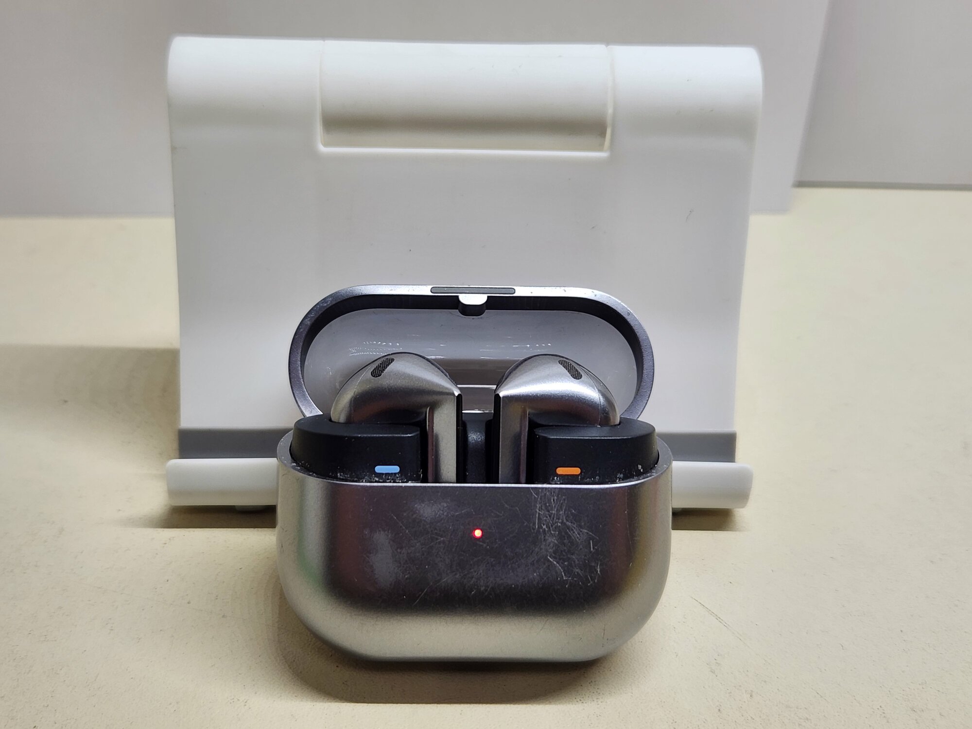 Беспроводные наушники Samsung Galaxy Buds 3 Silver/Cеребристый Б/У уценка