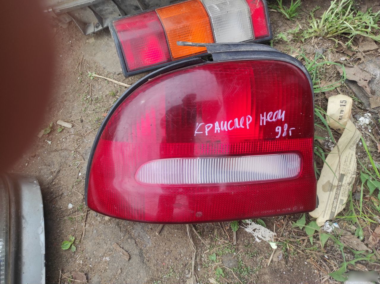 Фонарь задний dodge neon 1