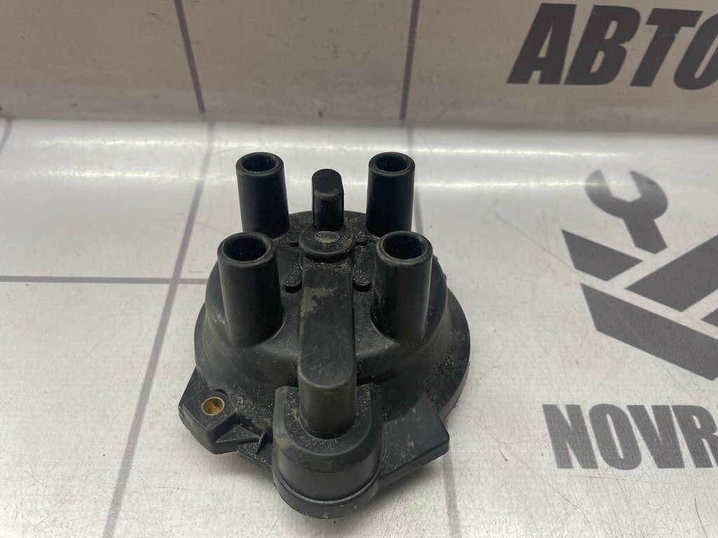 Крышка распределителя зажигания Mitsubishi Lancer CB 92-00