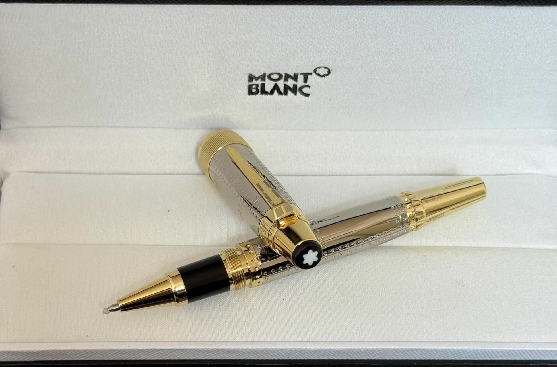 Montblanc Ручка Роллер, толщина линии: 0.7 мм, 1 шт. роллер 0.7 мм 0.7 мм роллер