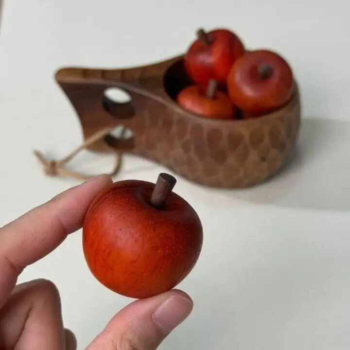 Статуэтки яблок с резными ручками предвещают удачу 3cm
