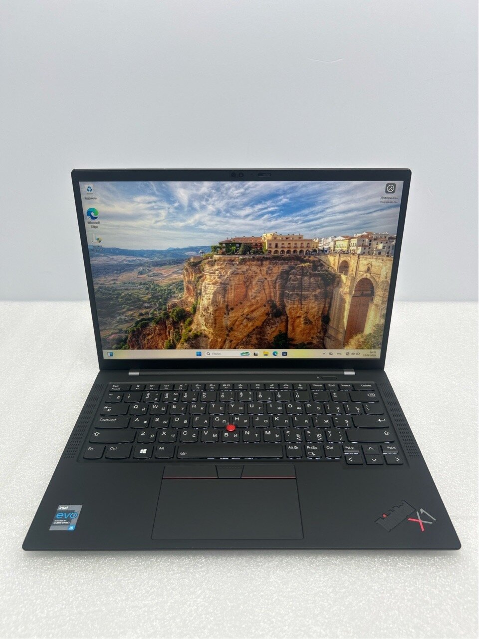 Ноутбук Lenovo ThinkPad X1 Carbon Gen 9 (20XXS0PS00) 14"/Intel Core i5-1145G7/RAM 16GB/SSD 512GB/Intel Iris Xe Graphics/1920*1200/IPS/Windows 11/Подсветка кл-ры: LED/Черный. Состояние: Уценка/царапины на матрице/B1