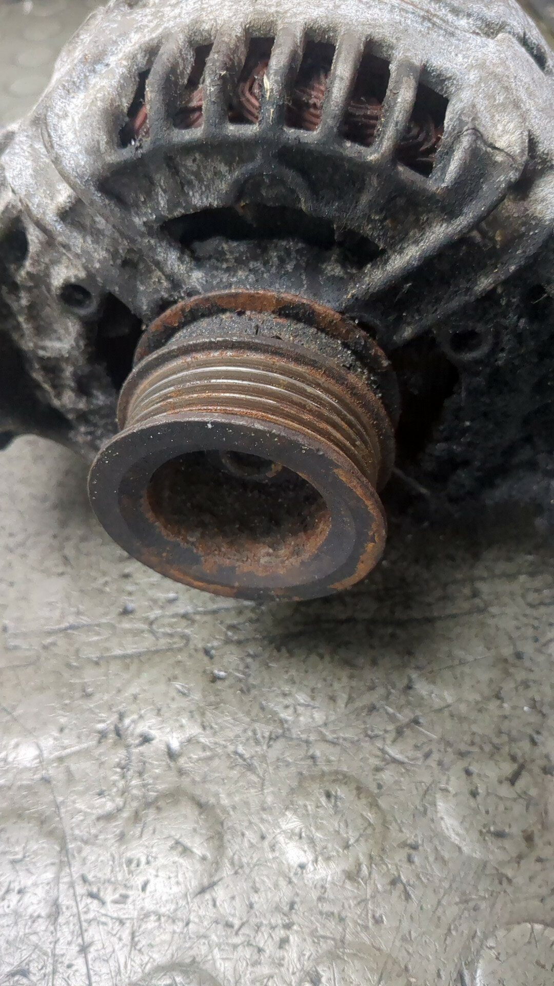Генератор Opel Vectra C Б/У — фото 1