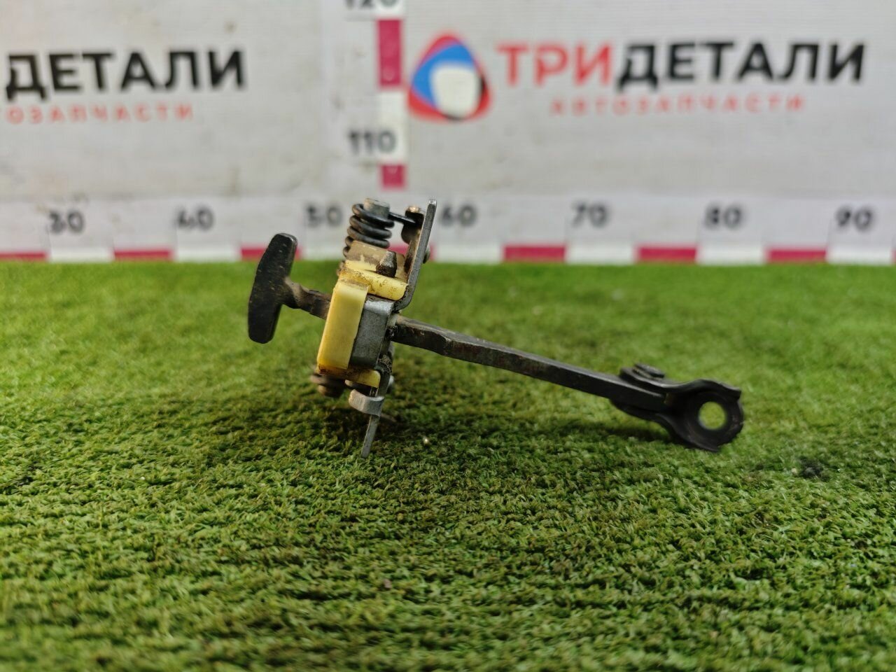 Ограничитель двери Renault Megane 1.5 K9KF830 2009 задн. лев. (б/у)