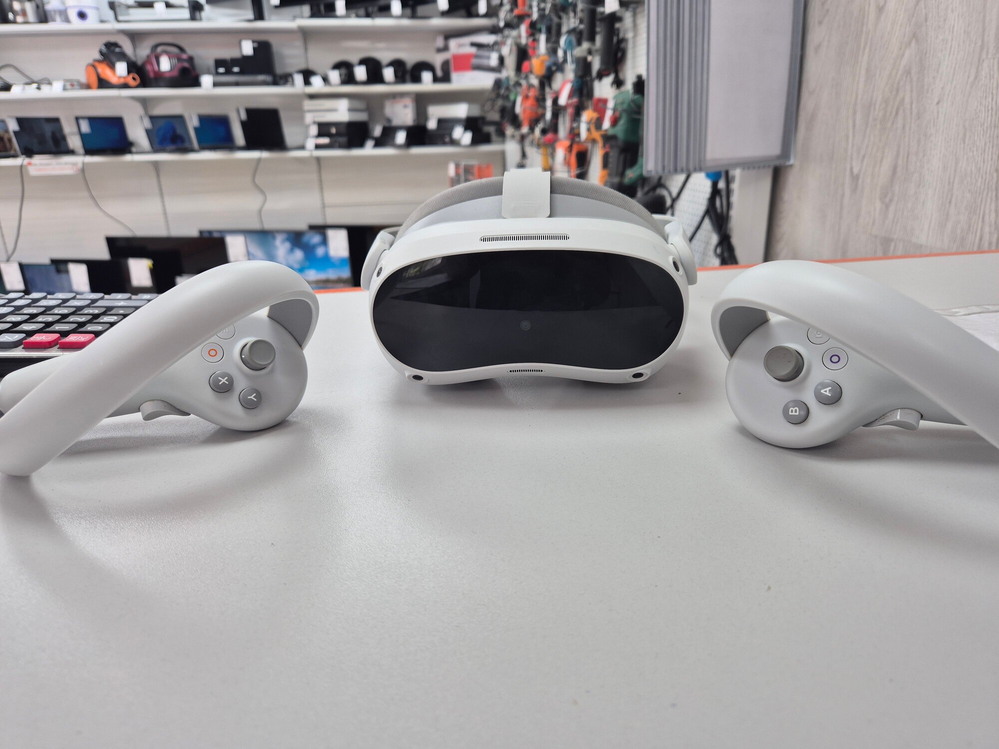 Очки виртуальной реальности PICO 4 Ultra 256 GB шлем VR, белый