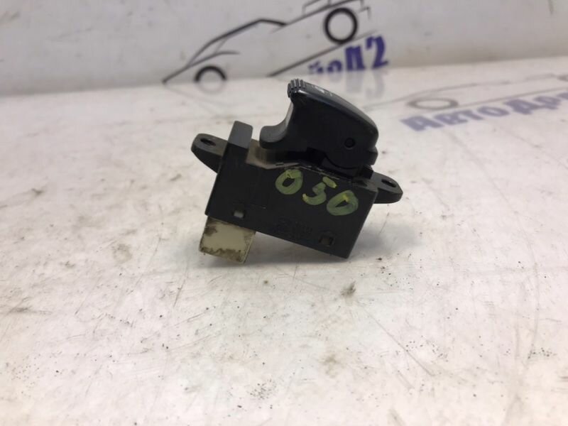 Кнопка стеклоподъемника Kia Cerato 2005 935802F500GW LD G4ED, задняя правая (с пробегом)
