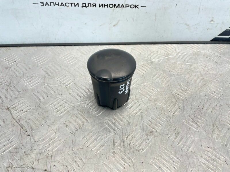 Пепельница Renault Logan 2014 8200728639 L8MT K4M2842 (с пробегом)