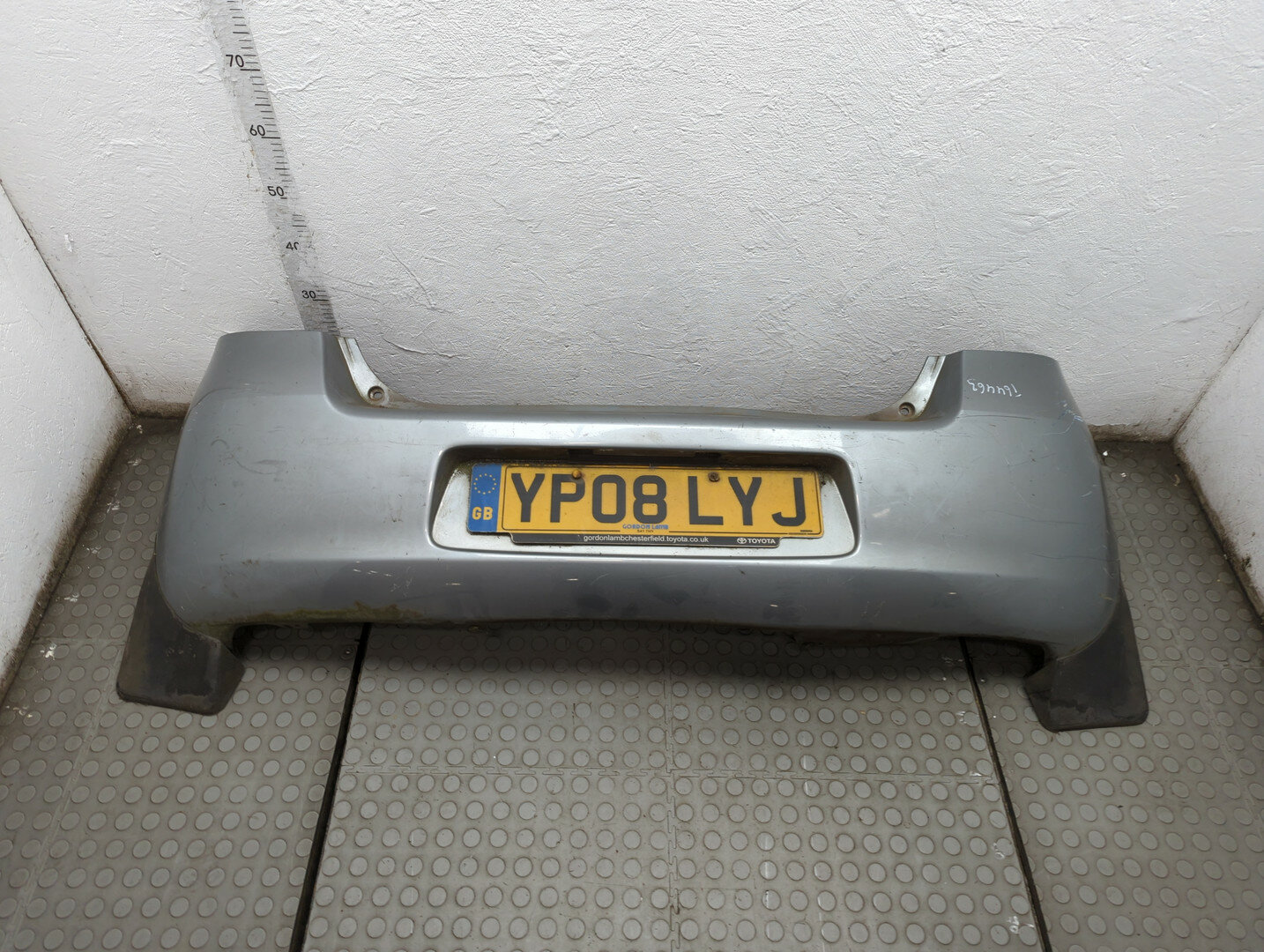 Бампер задний Toyota Yaris Б/У