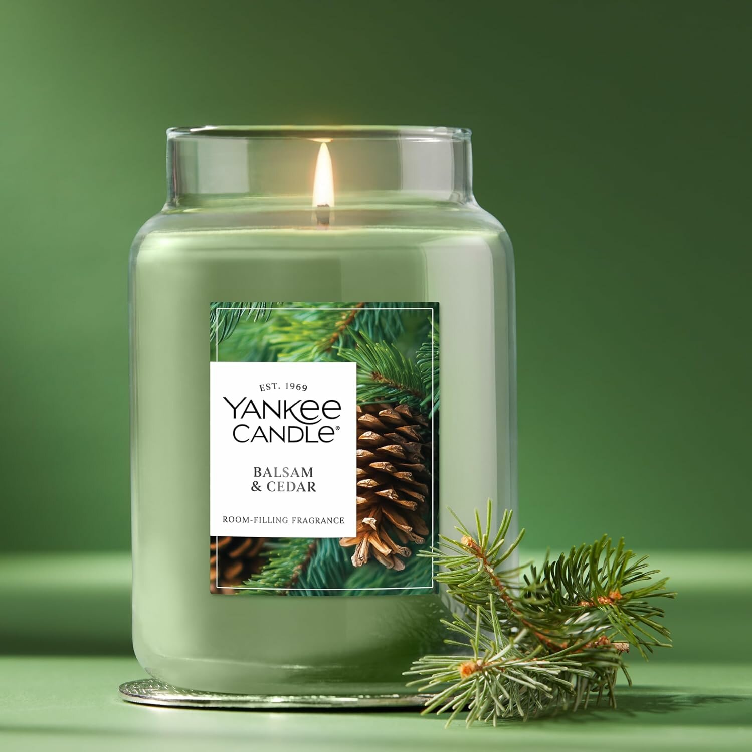 YANKEE CANDLE свеча ароматическая Balsam & Cedar