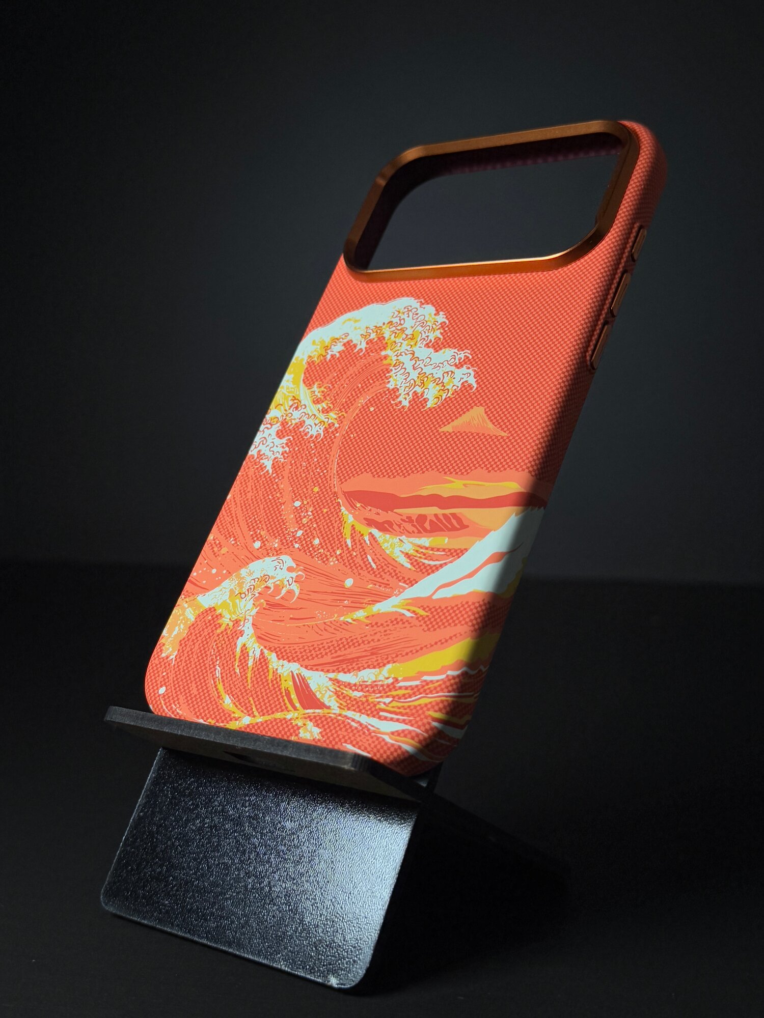 Чехол Айфон 17 Про Макс / чехол iPhone 17 Pro Max с MagSafe LUXO Life+, ярко-оранжевая волна, карбоновый