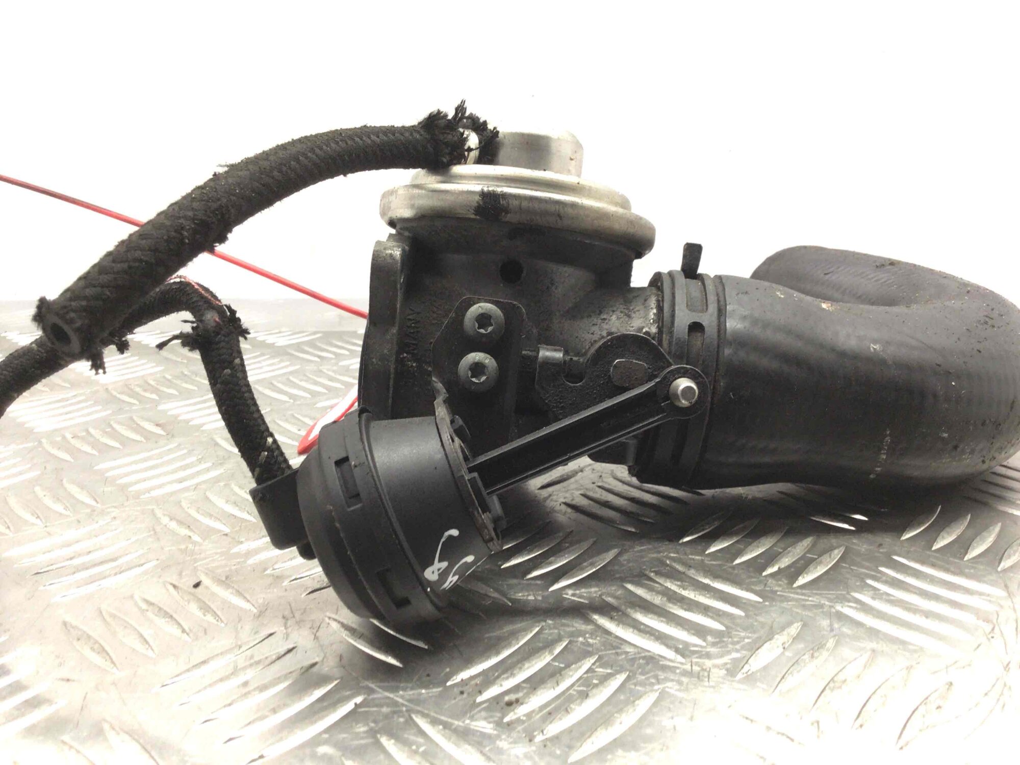 Б/У Клапан EGR Volkswagen Golf 4 поколение (1997-2004) 2001 г.