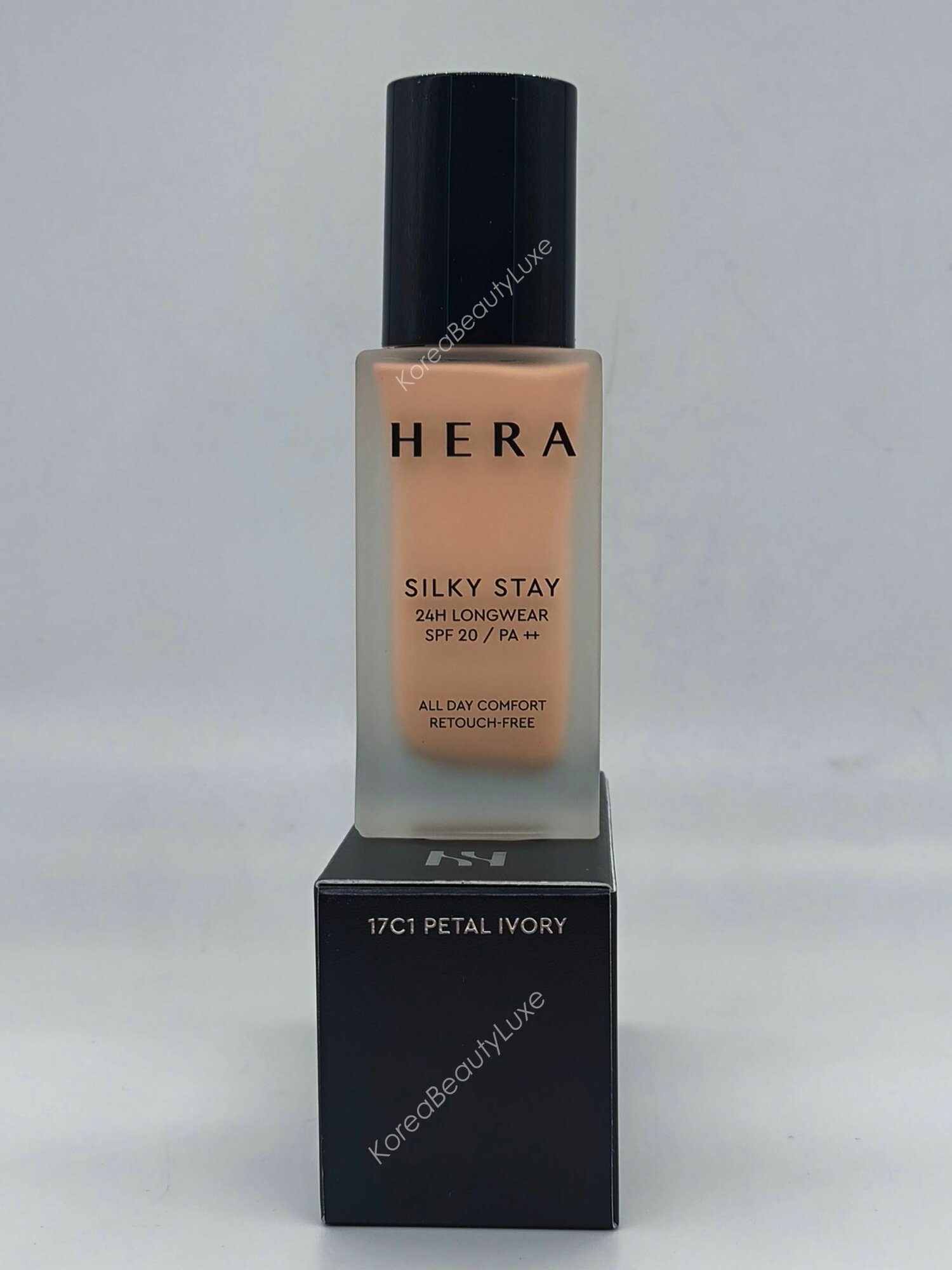 HERA Тональная Основа 30г 17C1 Silky Stay 24H Longwear Foundation