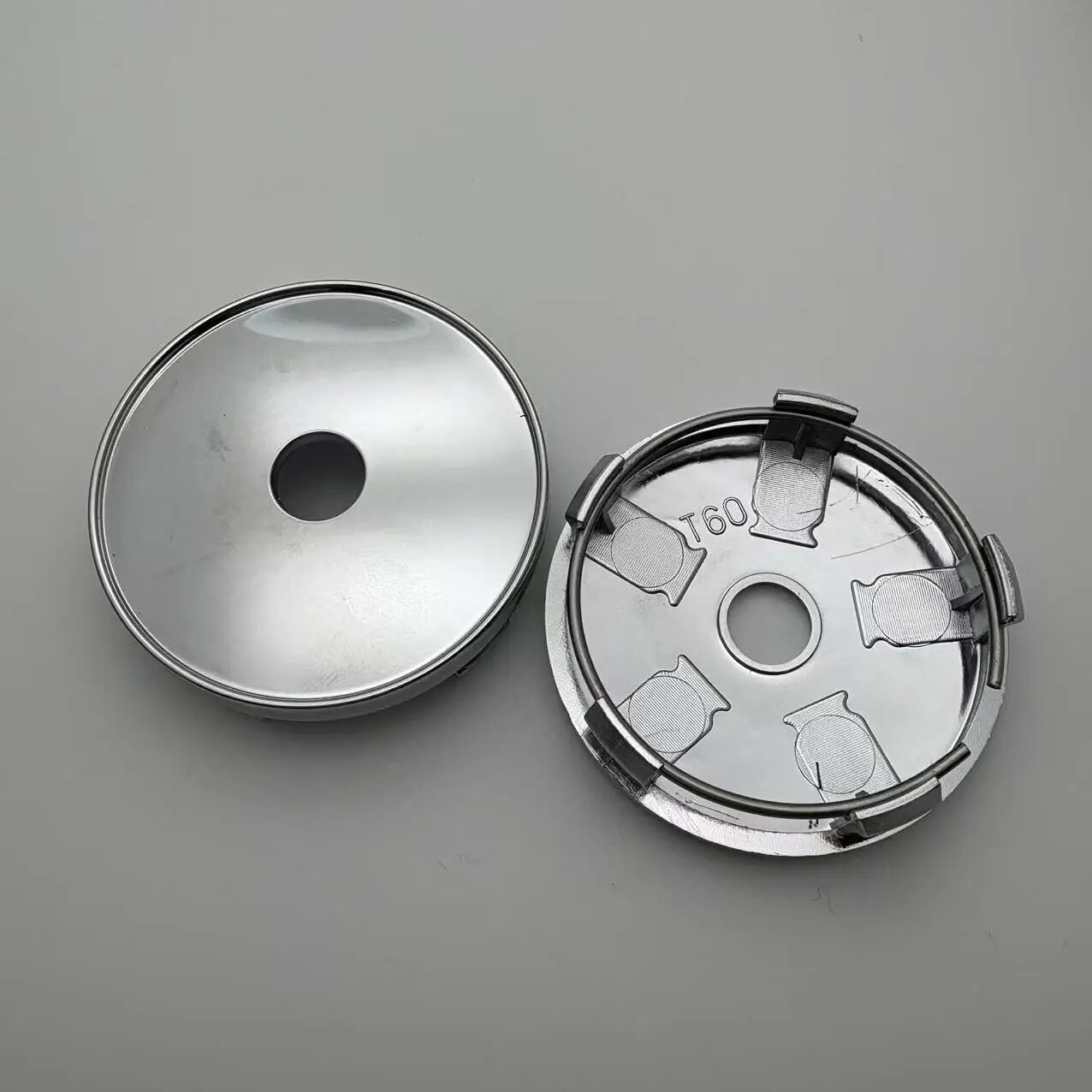 Центральная крышка колеса 60mm Silver Caps