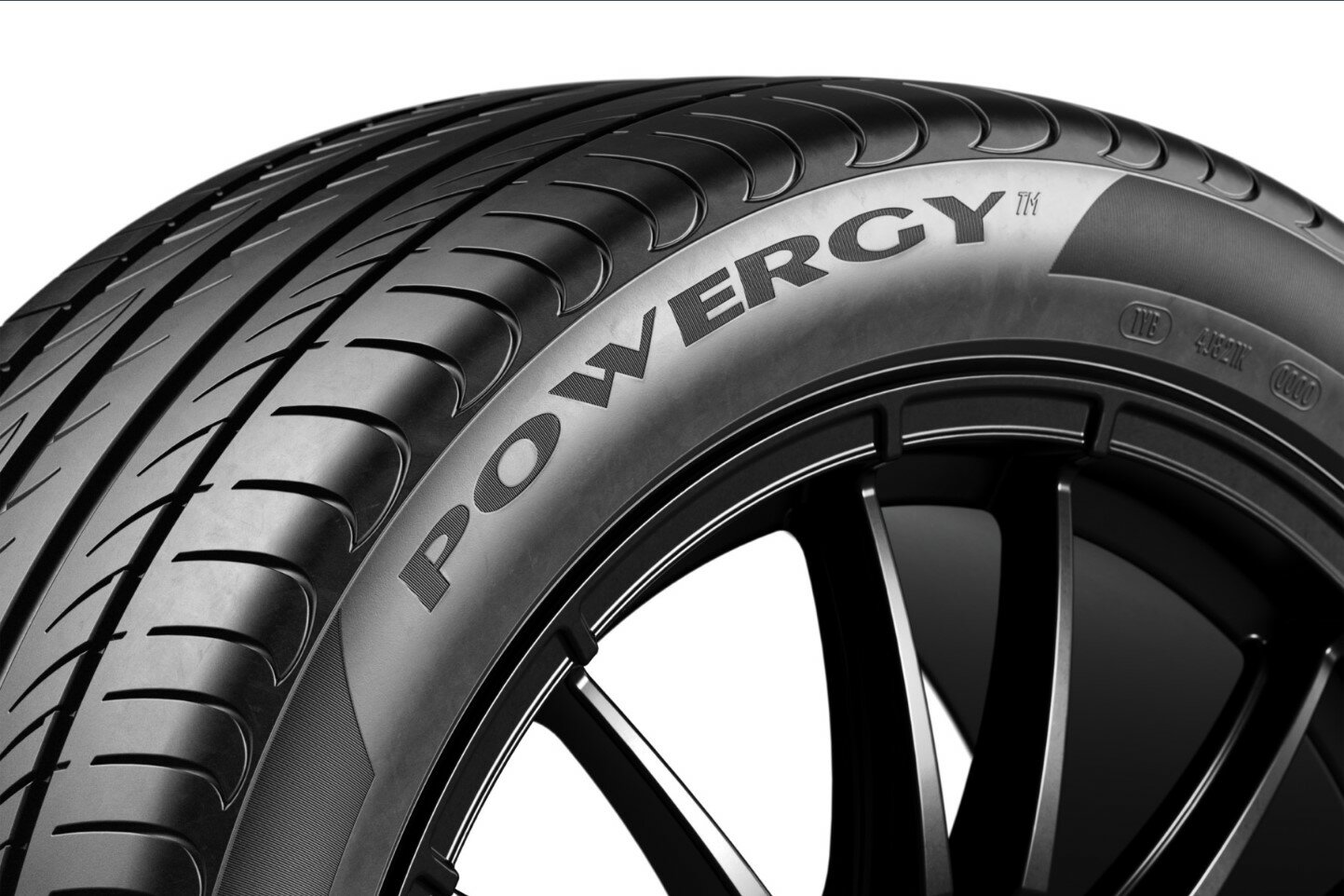 Автошина летняя для кроссовера 225/60 R17 99V Pirelli Powergy