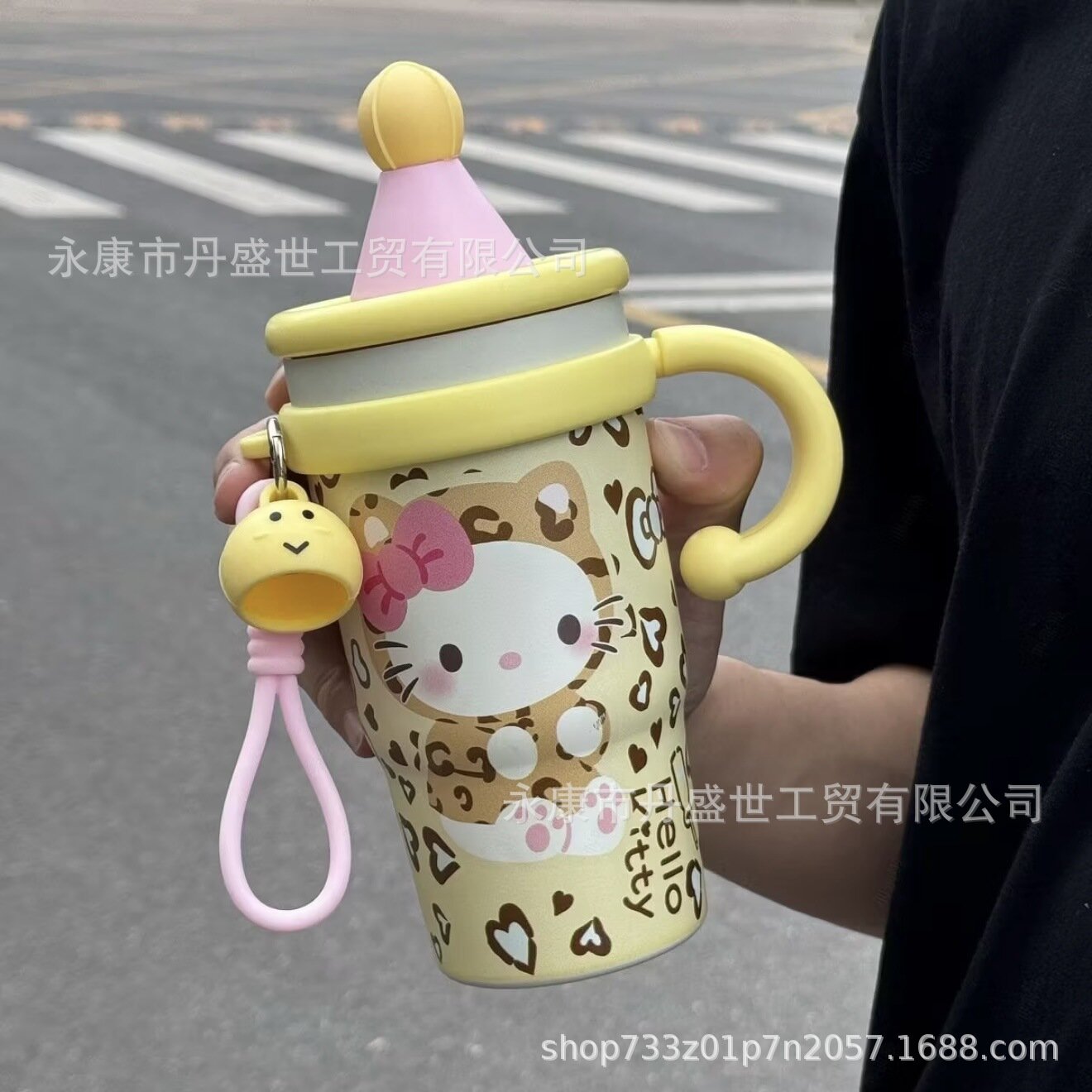 Новая термобутылка для воды Hello Kitty с мультяшным рисунком, для женщин, с удобным стаканом-соломинкой и функцией охлаждения, большой вместимостью, ручкой и веревочкой для переноски.