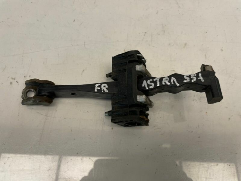 Ограничитель двери Opel Astra 2005 5160251 L48 Z16XEP, передний правый (с пробегом)